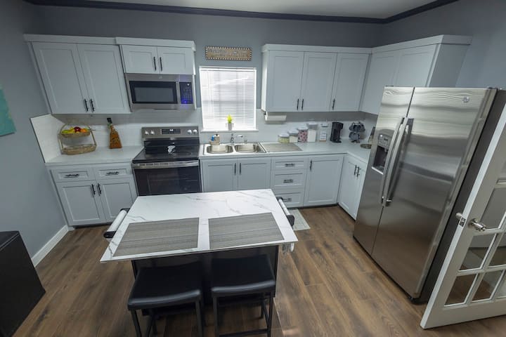 Charming Casita In Laredo With Onsite Parking - Laredo, TX
