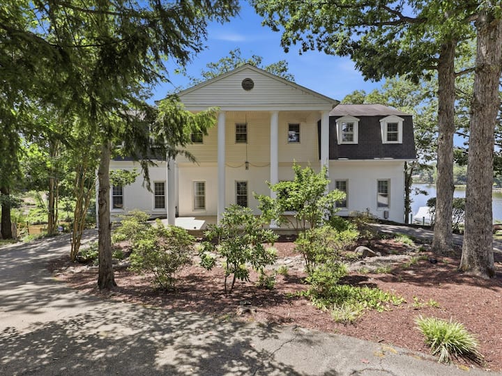 Amazing Riverfront Family Home Near Mgm/dc - Waldorf, MD