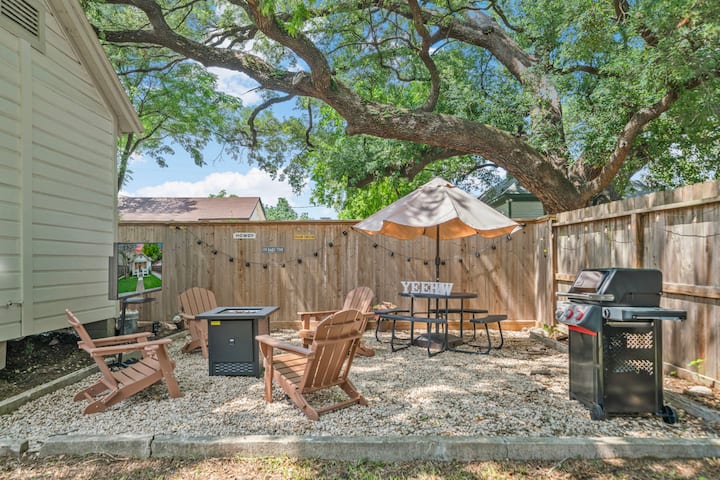 Arts District Bungalow + Casita | Walk To Trails - Greater Heights - Houston