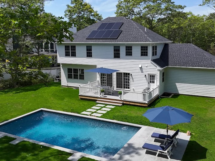 Luxury Hampton Bays Getaway W/ Pool - Hampton Bays, NY