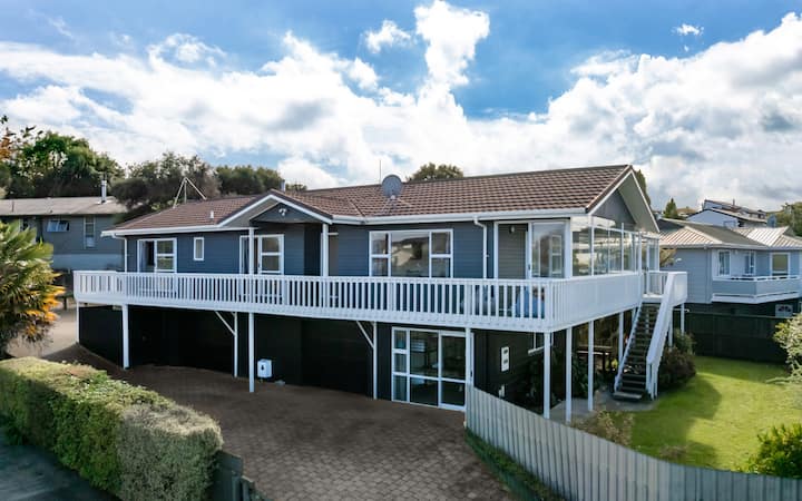 Woodward House - The Ultimate Base For Families - Taupō