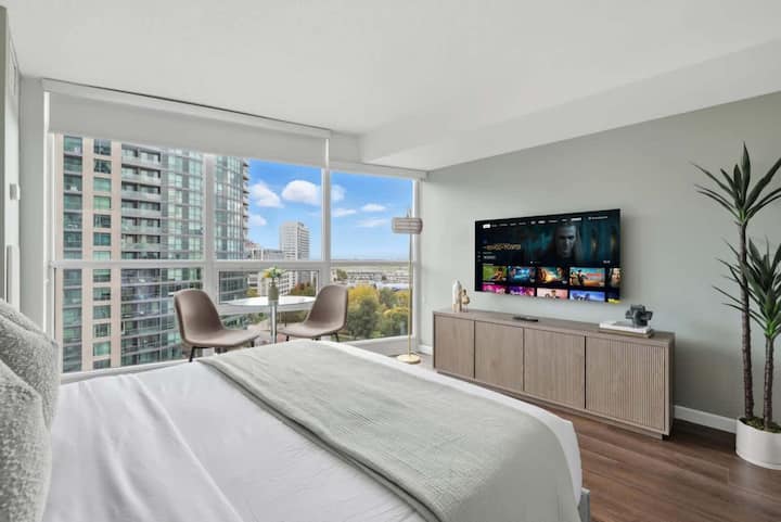Waterfront Studio At Fort York | Walk To The Lake - Toronto