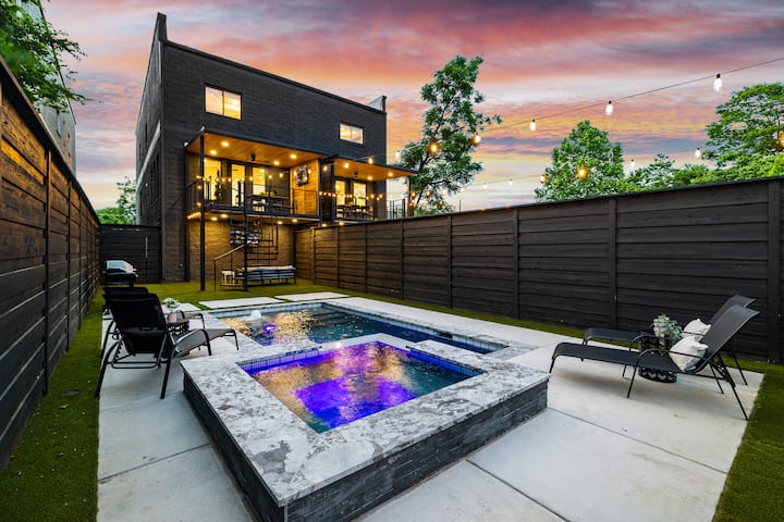 Heated Pool + Spa + Located In Heart Of Dallas! - Dallas, TX