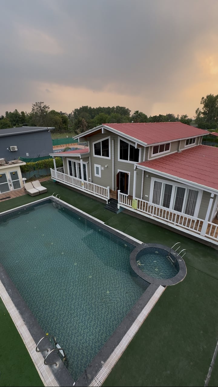 Farm Stays In Noida & Party Hard - Faridabad