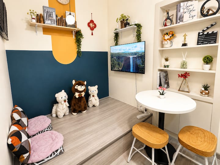 Aesthetic Cozy 1br Near Utm | Unisuites | 3-4 Pax - Kampar
