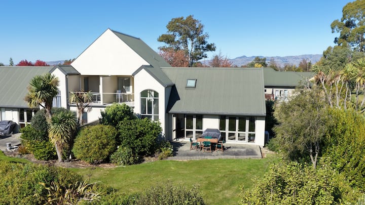 Vineyard View - Blenheim Holiday Home - Renwick