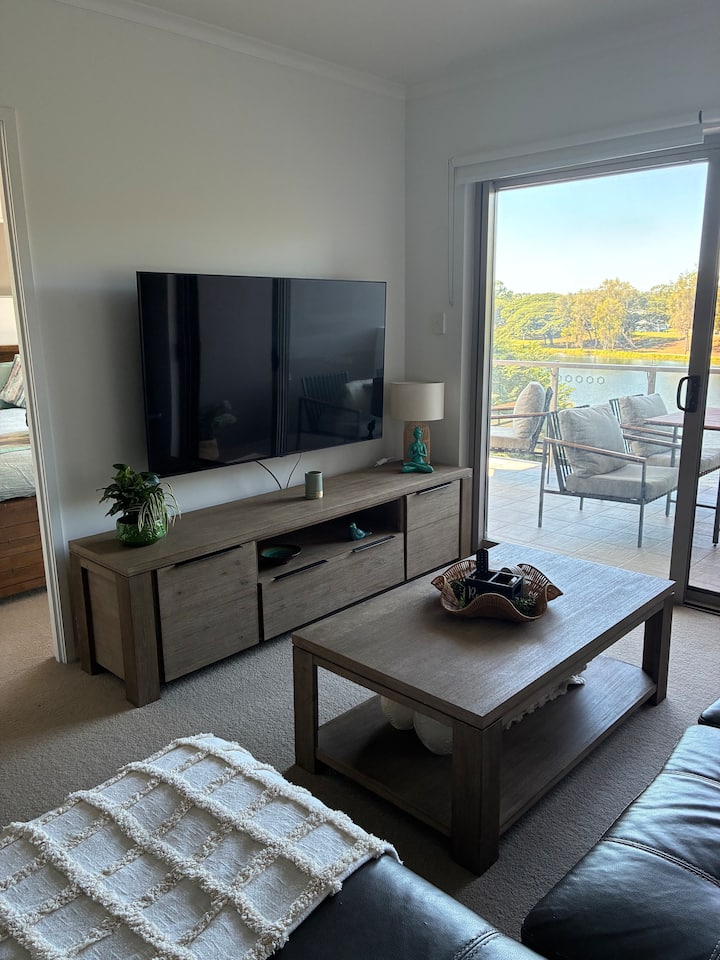 Top Floor River Views - Townsville