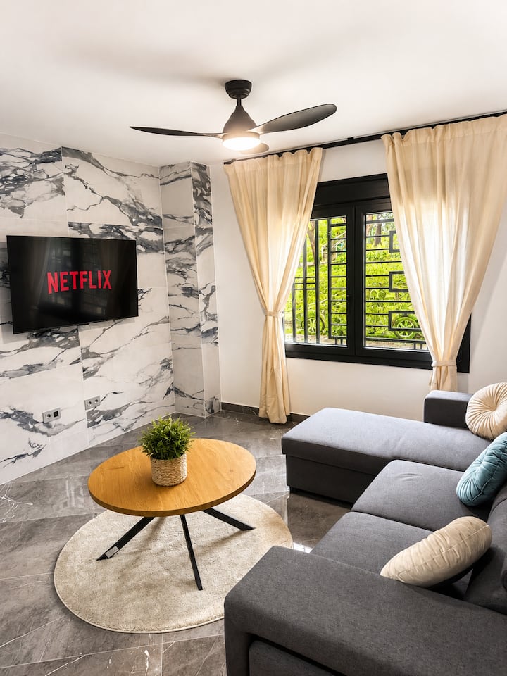 Villa De Lujo En Málaga Con Jacuzzi Y Sala De Cine - Torremolinos