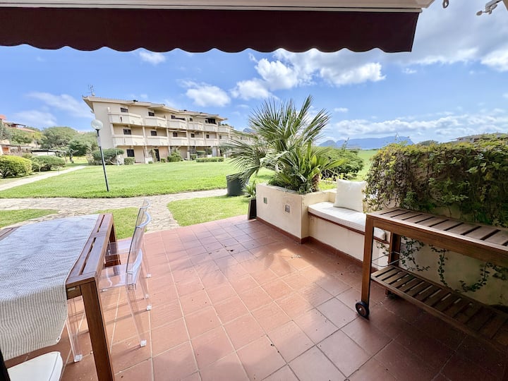 Viola, Molocale Con Stile - Golfo Aranci