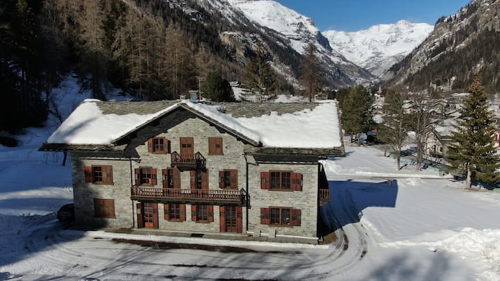 Villa Albertini - Heritage Apartment With Garden - Alagna Valsesia