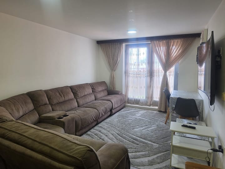 Flat In London - Ruislip