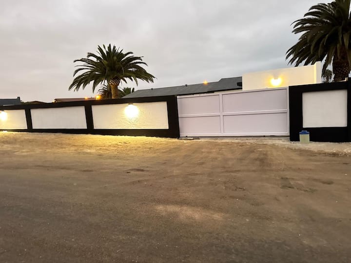 Unit 2: 2 Bedrooms Full-bathroom Kitchen/lounge - Swakopmund