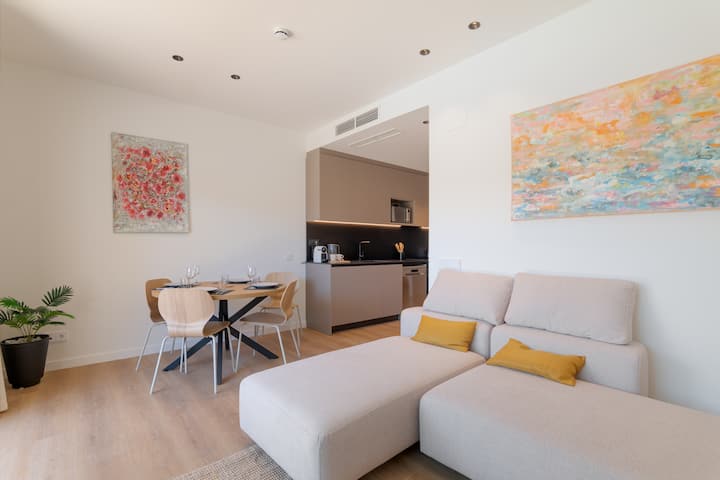Can Milà | Signature Apartment Double Bed (003) - Sitges