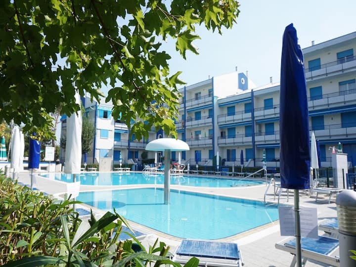 Séjour Ensoleillé En Bord De Mer Avec Solarium - Eraclea Mare