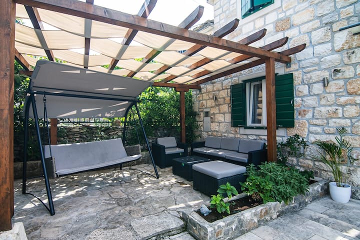 K-25954 Maison De Deux Chambres Avec La Terrasse - San Pietro della Brazza