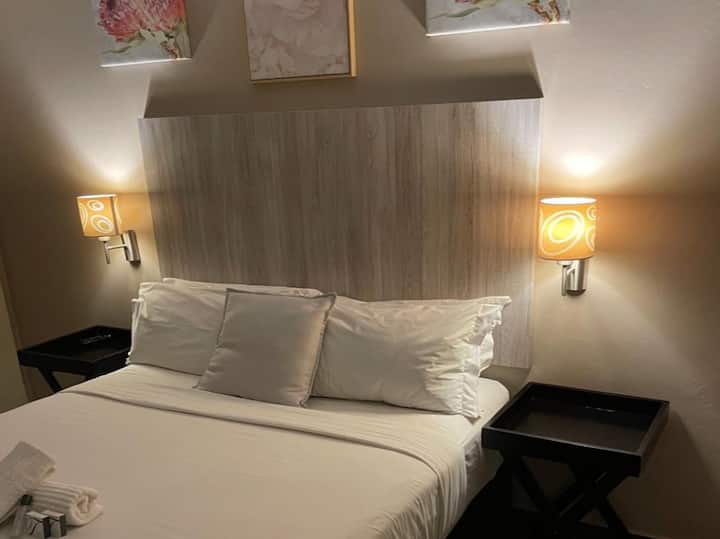 Deluxe Double Room With En-suite - Middelburg