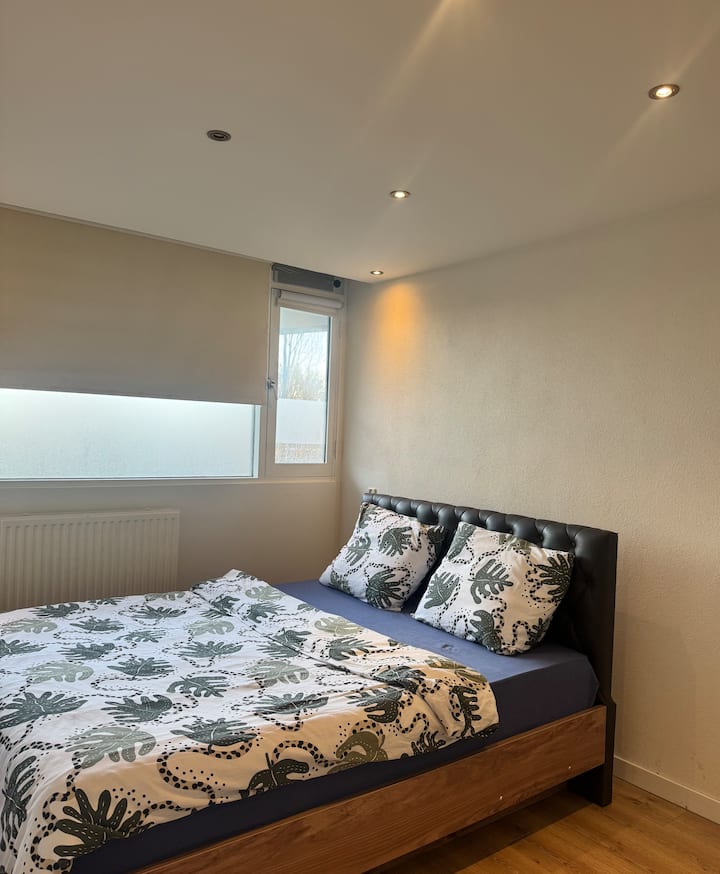 A Cozy Room For Rent In A Shared Luxe Appartement - Amsterdam