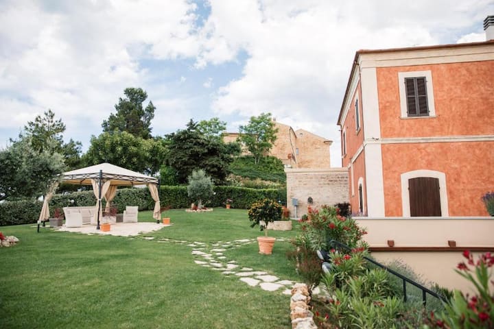 Camera Smeraldo In Villa Mascitti B&b - Alba Adriatica