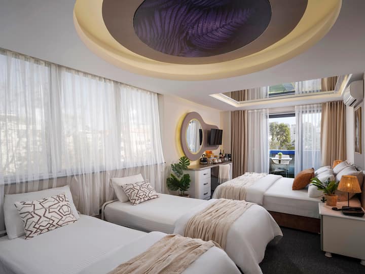 Suit 4 Kişilik Oda - Antalya