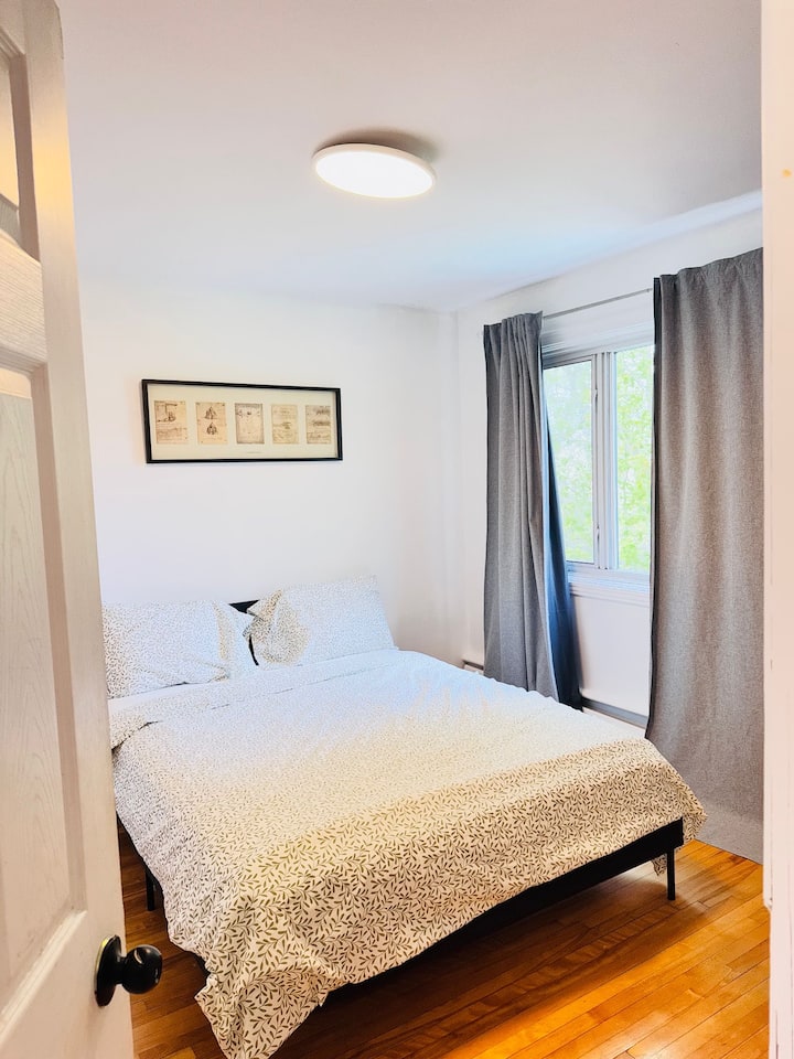 Cozy Furnished Room –Near Sunnybrooke Rem Station - Pointe-Claire