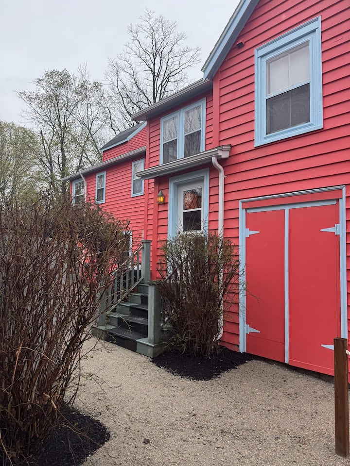 The Nest - Mahone Bay - Lunenburg