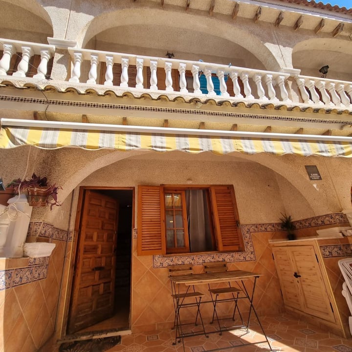 Petite Maison Sympa à Côté De La Plage - La Marina