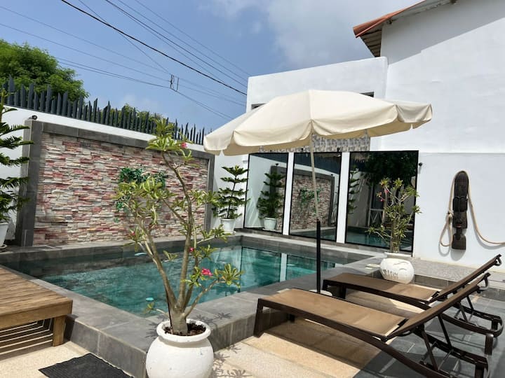 Une Très Belle Villa De  3 Chambre Avec Piscine - Dakar