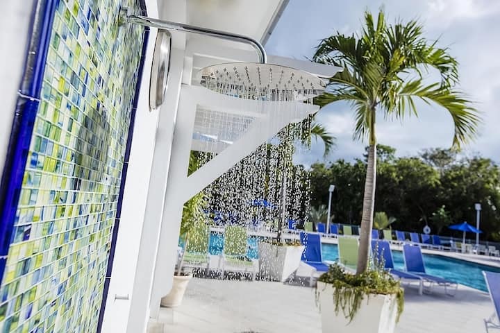Beachside Dual Units | Outdoor Pool Access - Tavernier, FL
