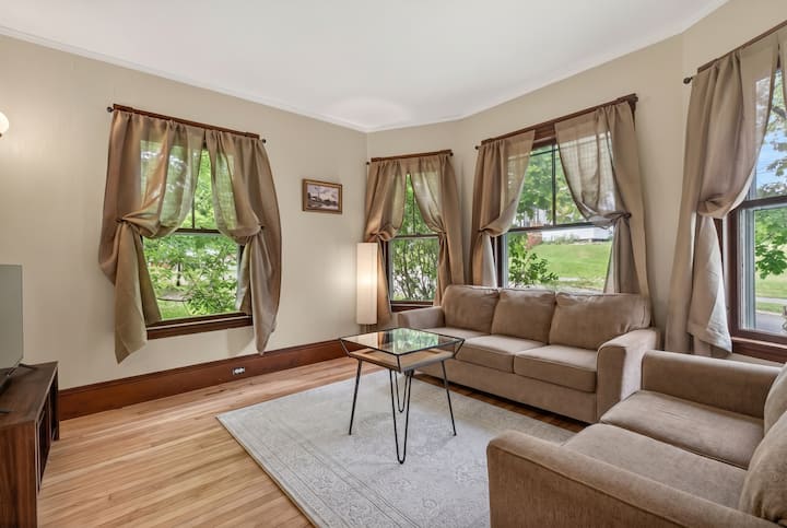 Charming Bangor Retreat - Bangor, ME