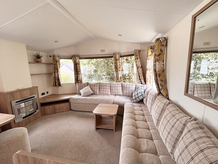 Spacious Caravan On Snowdonia Borders - Bala