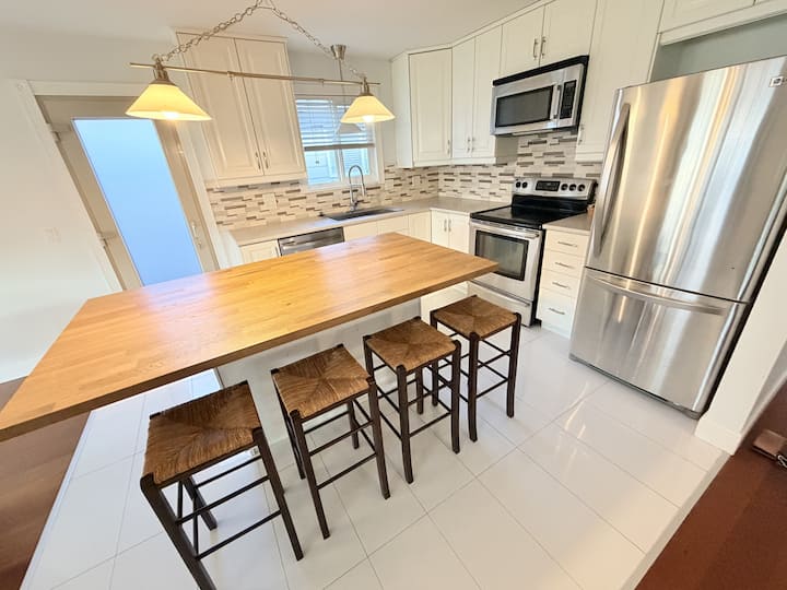 Beautiful Home In Port Coquitlam - Pitt Meadows