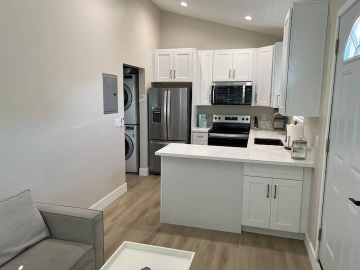 Brand New 1 Bedroom Private Adu - Pomona, CA