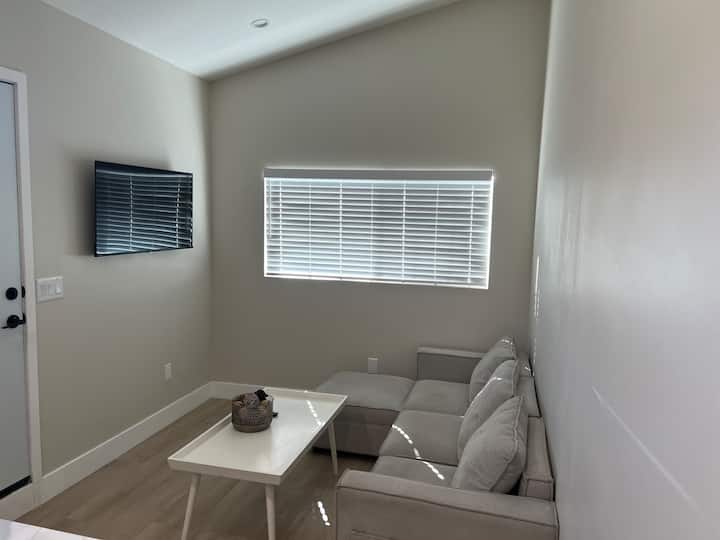 Brand New 1 Bedroom Private Adu - Pomona, CA