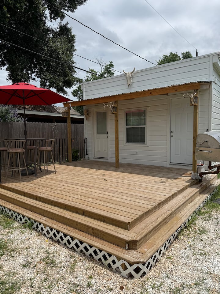 The Patio Cabin - Houston, TX