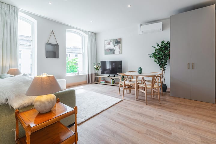 Bright, New, Spacious Beautiful 1 Bed In Cork City - Cork