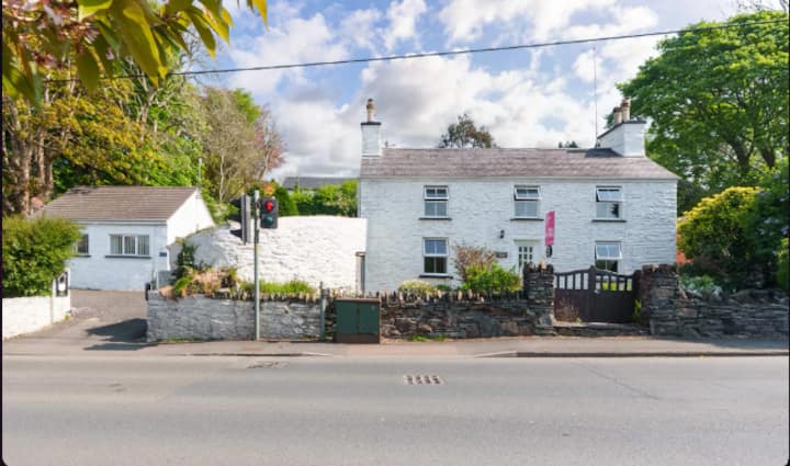 4x Bedroom Detached House Located On The Tt Course - Isle of Man