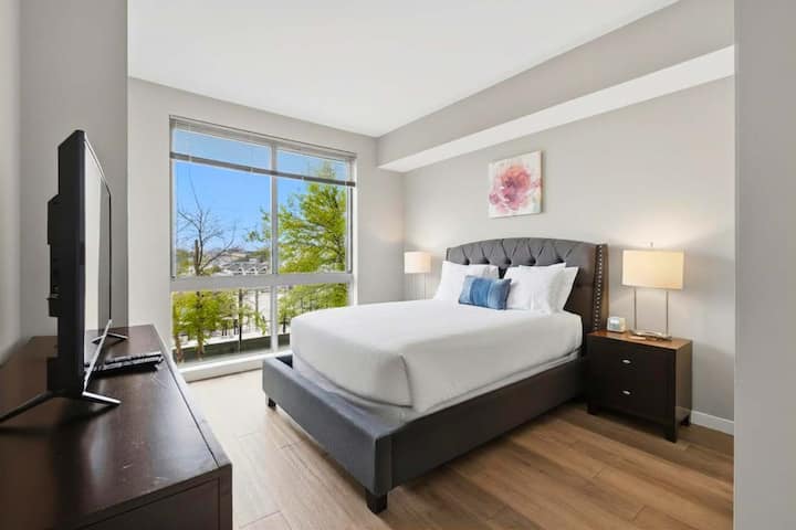 Waterfront Living At Harbor Point | Walkable + Sce - Stamford, CT