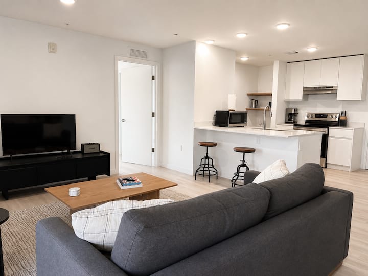 Urban Oasis In Hollywood | 3 Bedroom Suite - Hollywood, FL