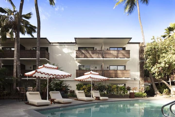 2 Rooms | Pool Views | 0.2mi To Waikiki Beachfront - O‘ahu, HI