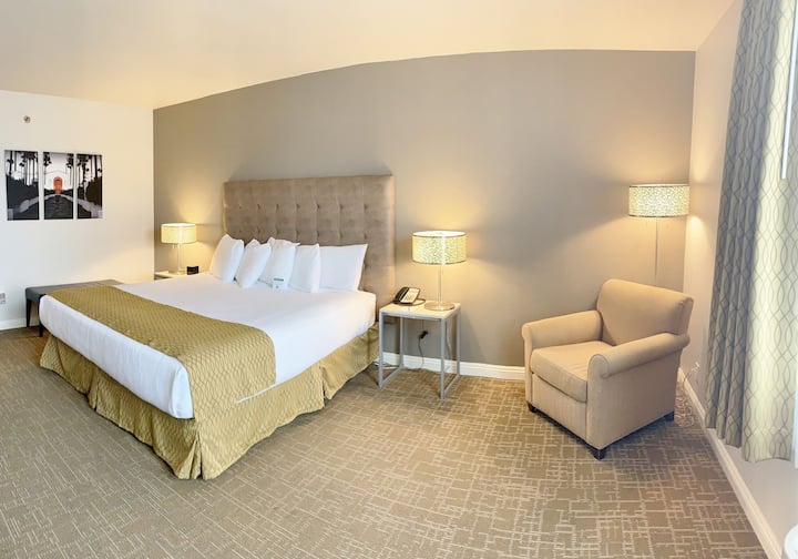 2 Torrance Retreat Near Lax & Beach Fun - Carson, CA