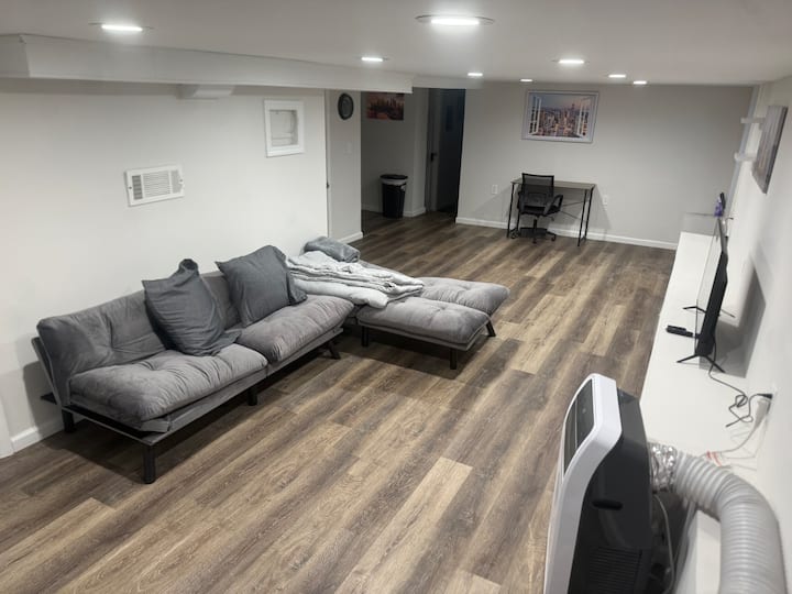 A Private Renovated Cozy & Convenient Apt - Paterson, NJ