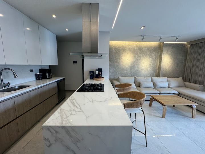 Apto Moderno 1 Por Piso/ Laureles/ Ac/ Parking - Medellin, Antioquia, Colombia