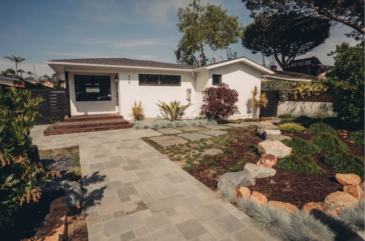 Luxe Coastal Escape Steps From The Beach - Del Mar, CA