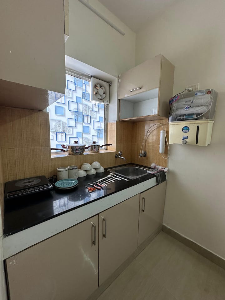 Ac Stay Near Banke Bihari Mandir | Free Parking - Vrindavan