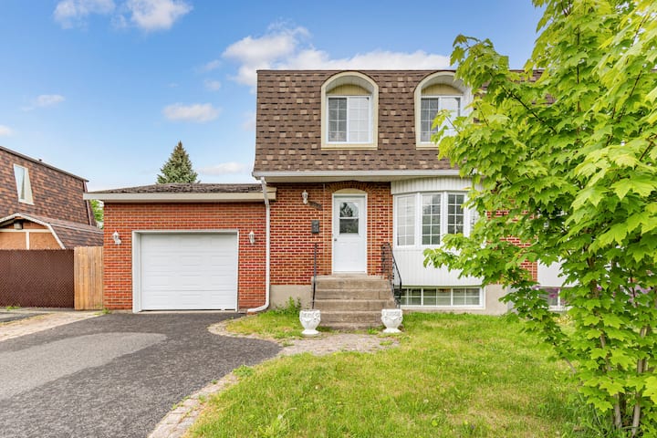 Pet-friendly Brossard Home W/ Bbq Terrace & Garage - Brossard