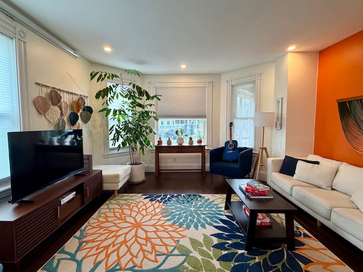 Bright, Family Friendly Hub For Boston Adventures - Waltham, MA