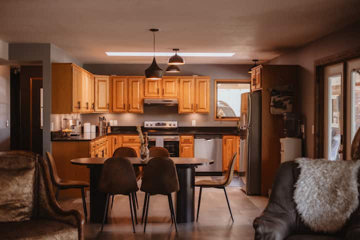 Swawasa House At Kinnikinnick Landing - Kelowna