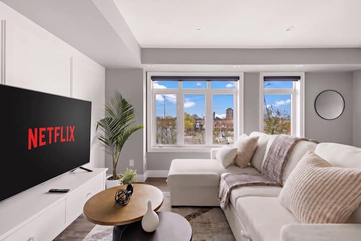 Townhouse | Davenport | Private Rooftop - Toronto
