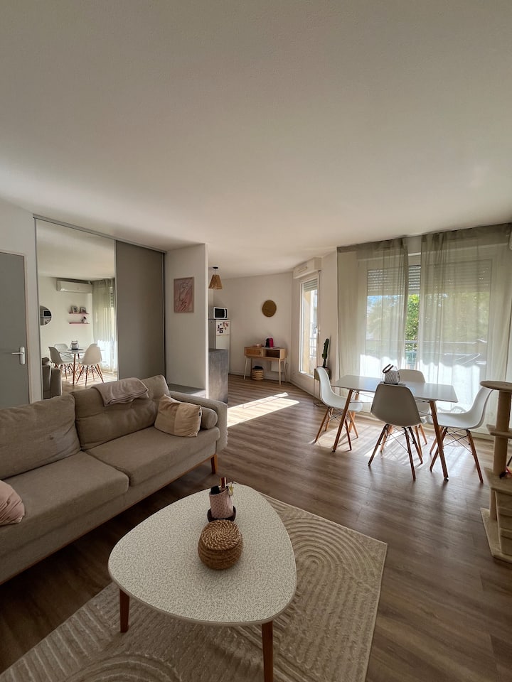 Charmant T2 Lumineux Avec Terrasse Et Parking - Avignon