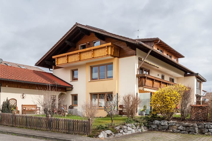 Ferienwohnung Schloßberg - Hopferau